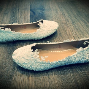 Beautiful Delicate Ivory or White Bridal Wedding Lace Flat Ballerina ...