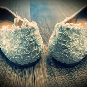 Beautiful Delicate Ivory or White Bridal Wedding Lace Flat Ballerina ...