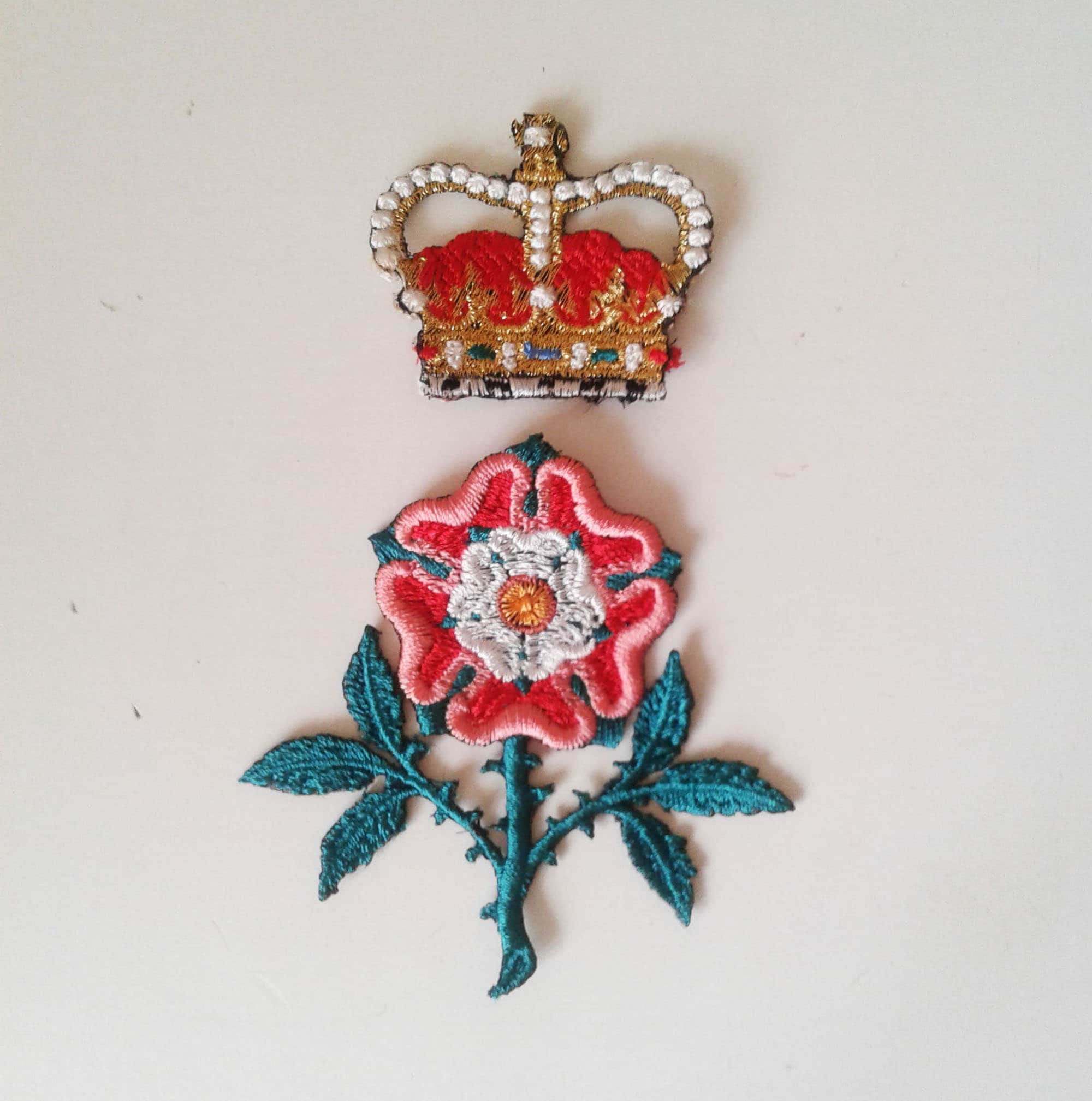 Moks224p Tudor Red Rose and Crown Small Embroidered Patch - Etsy