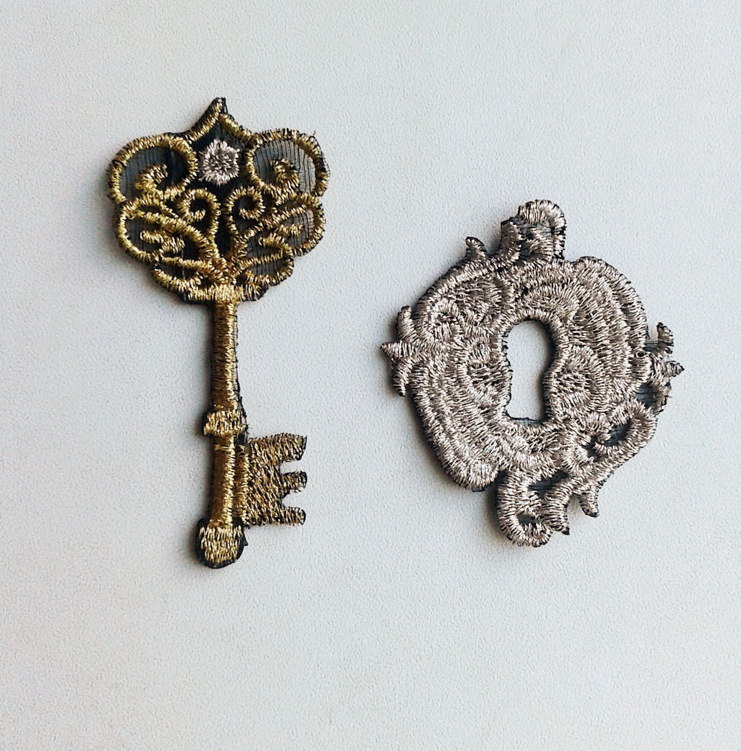 Moks47(p) Steampunk Embroidered Patch Key and Keyhole, Vintage Style ...