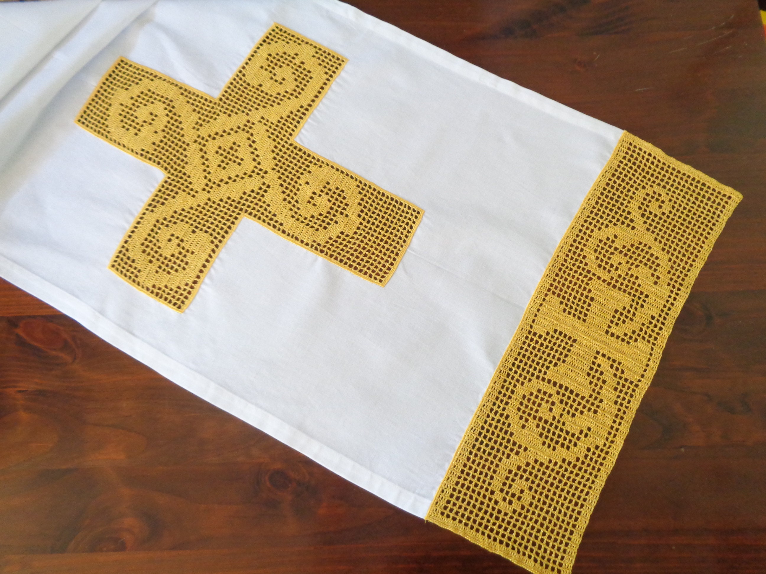 Church cross runner - Etsy.de
