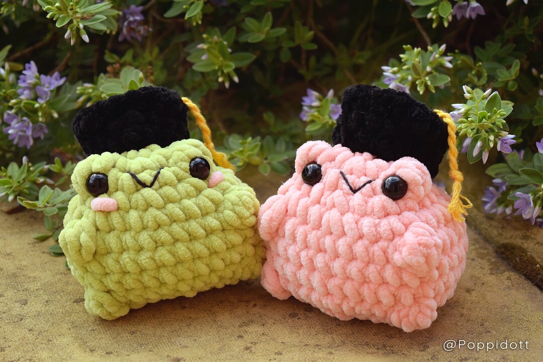 Crochet Graduation Frog Plush - Handmade Plushie - Celebration Gifts ...