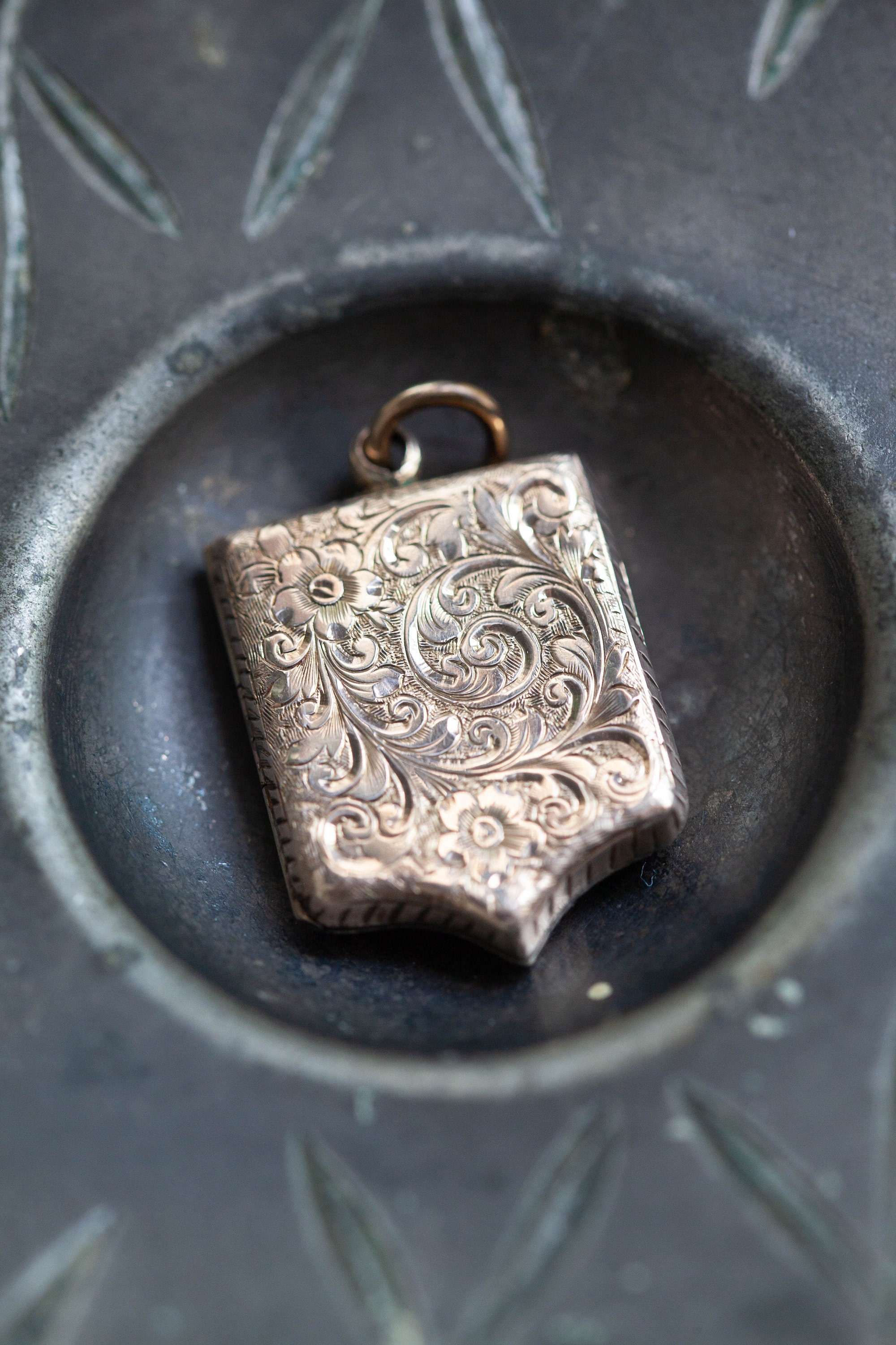 Georgian Gold Chased Locket, Antique Crest Shaped Gold Locket, Georgian ...