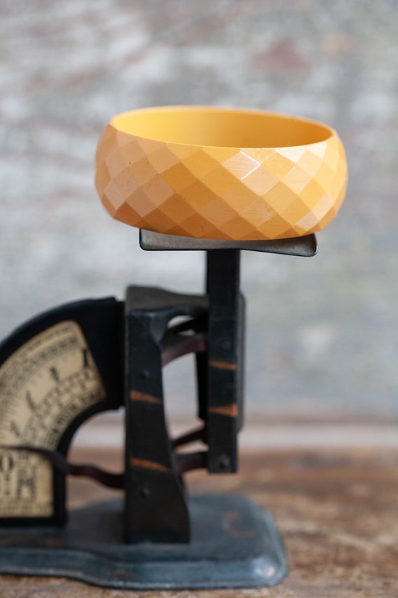 bakelite bangle - Gem