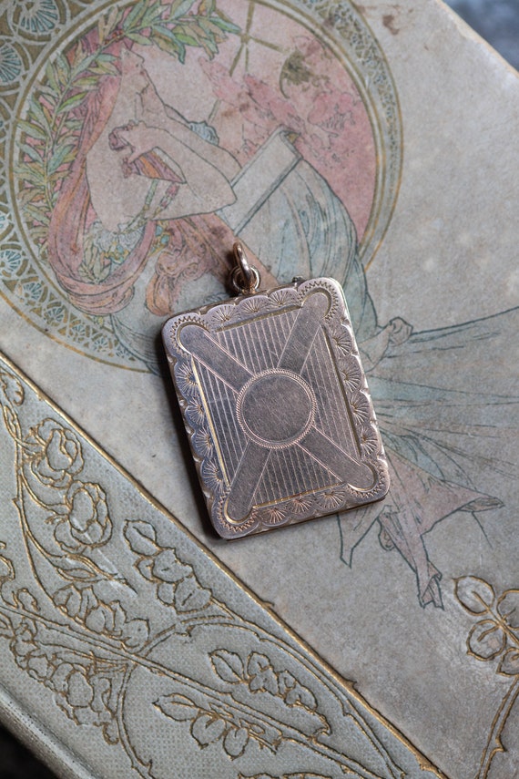 Vintage swank rectangular locket - Gem