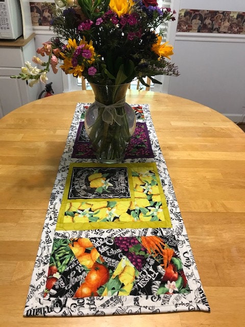 Farmers Market Tablerunner - Etsy