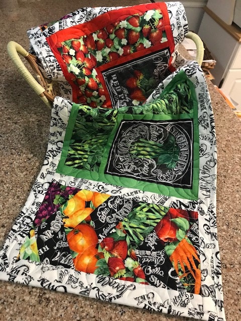 Farmers Market Tablerunner - Etsy