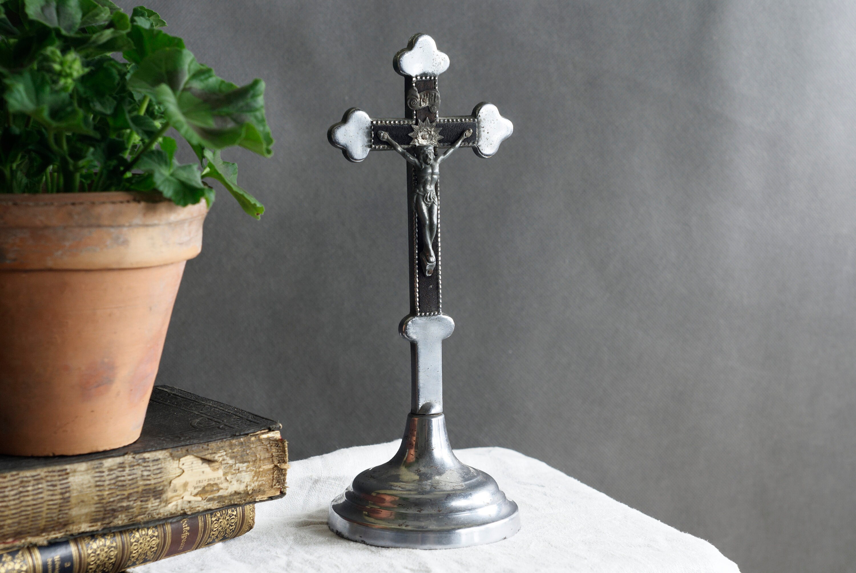 Antique Crucifix Standing Table Crucifix Jesus Christ on the - Etsy