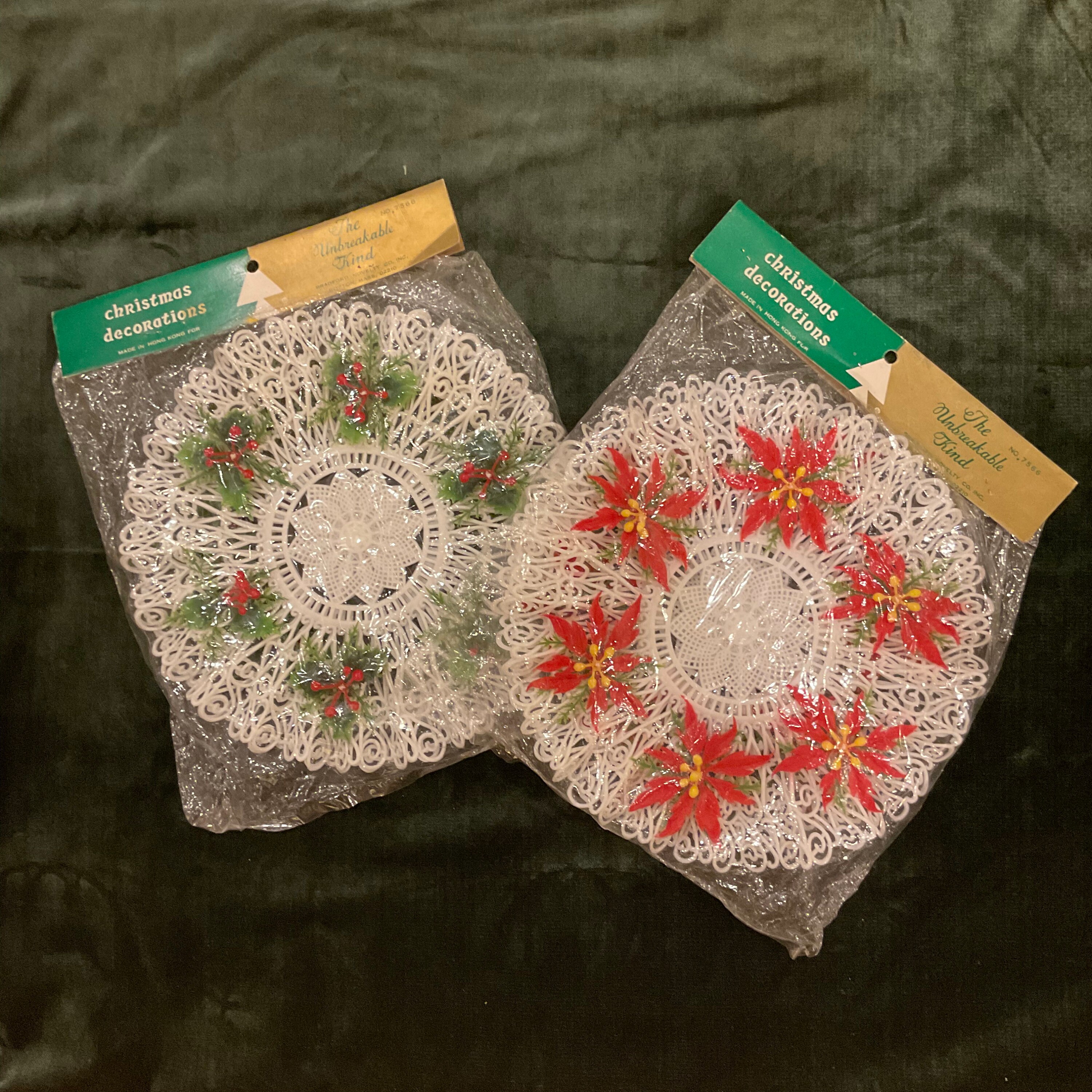 YOUR CHOICE of Pair of Vintage Plastic Christmas Doilies by - Etsy