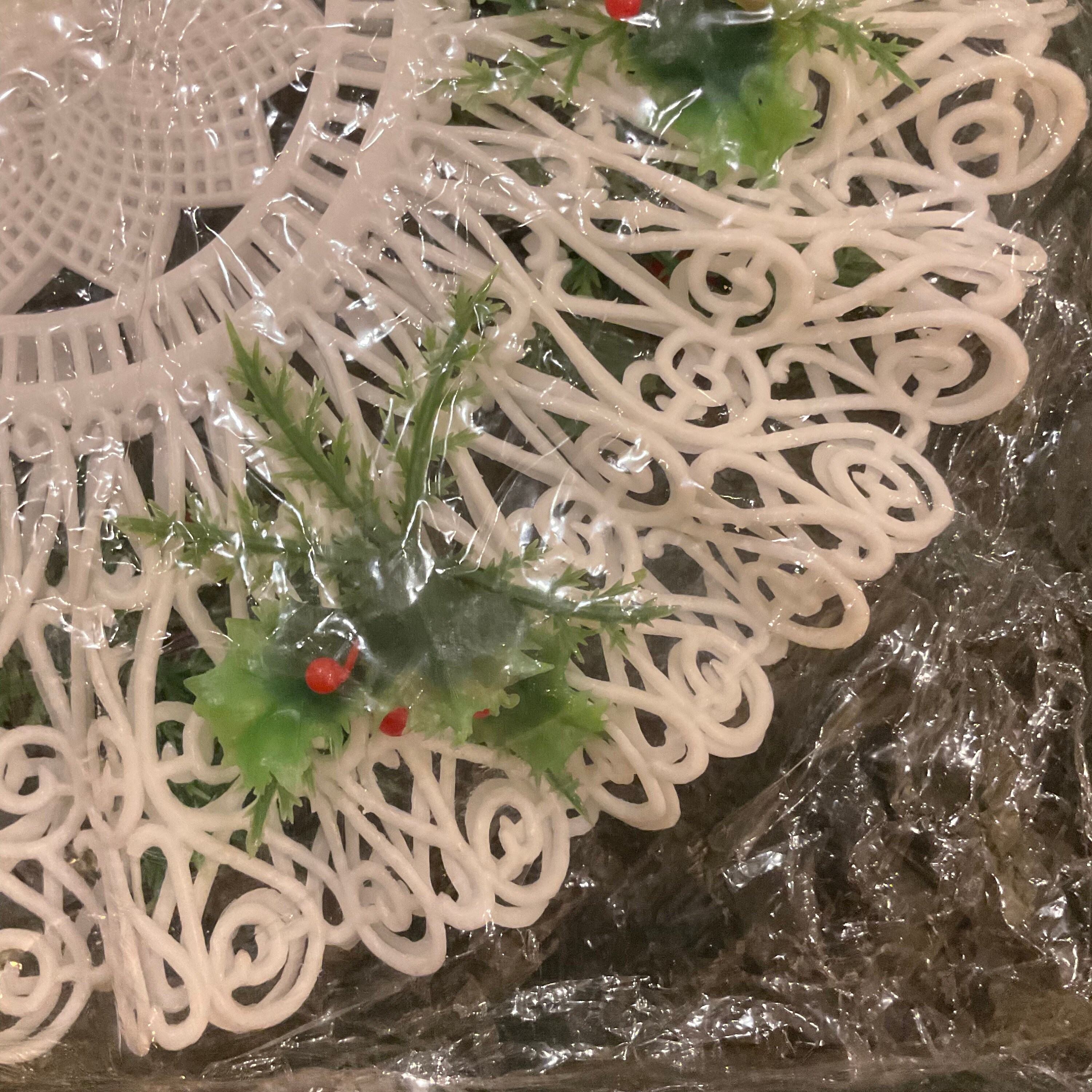 YOUR CHOICE of Pair of Vintage Plastic Christmas Doilies by - Etsy