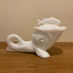 Vintage Kemple White Milk Glass Fish Container With Lid Glass Dophin ...