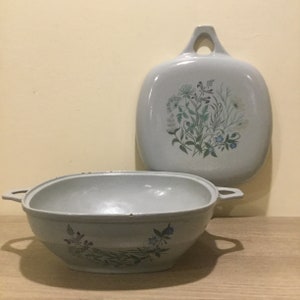 Vintage Enameled Cast Iron Dutch Oven in Gray With Wildflower Motif ...