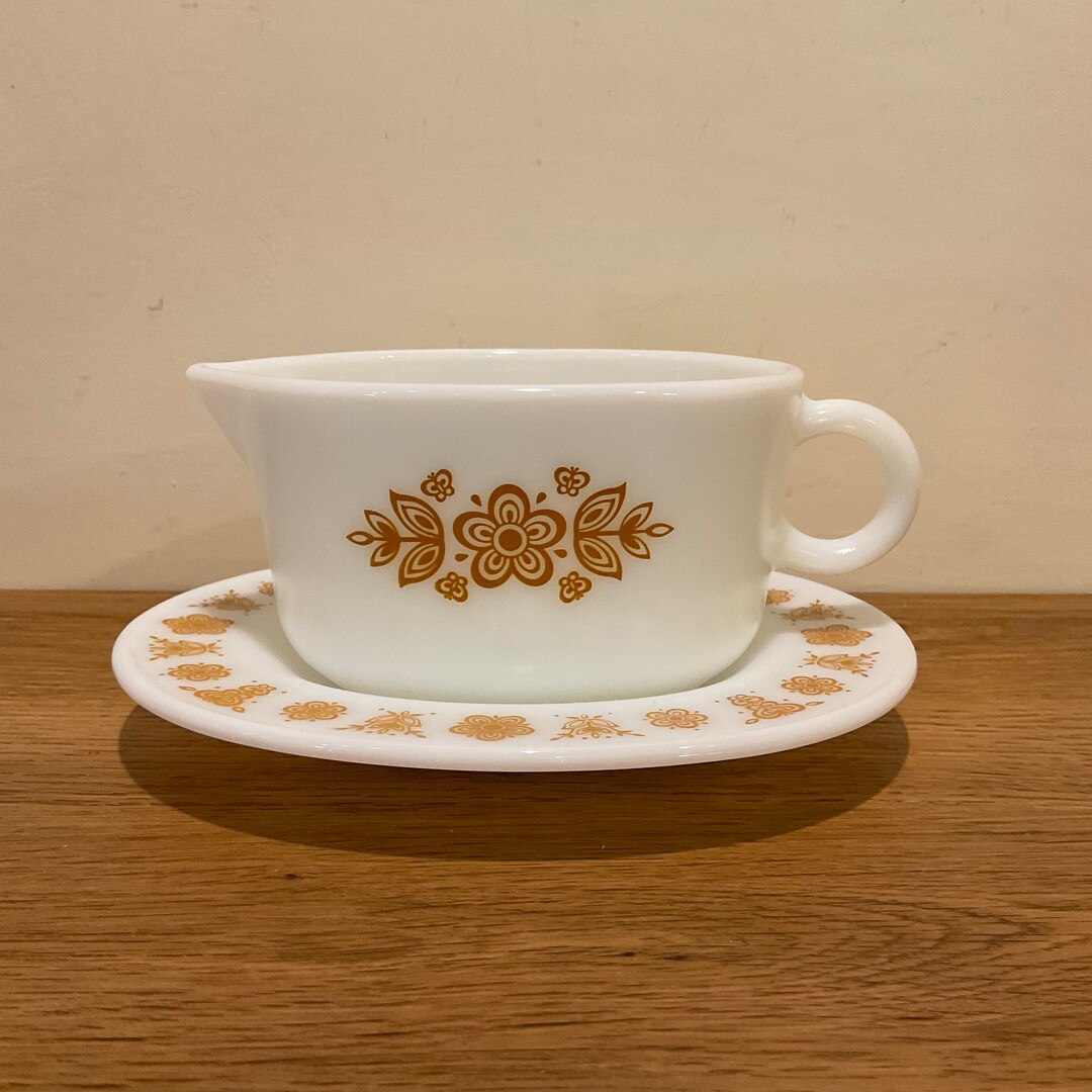 Vintage Pyrex Corelle Gravy Boat on Dish in Butterfly Gold Pattern 77-8 ...