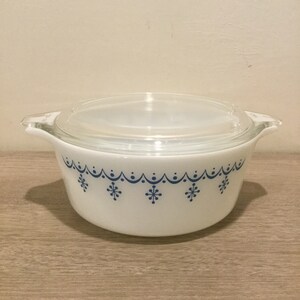 Vintage 1970s Snowflake Garland Pyrex With Lid White Background Blue ...