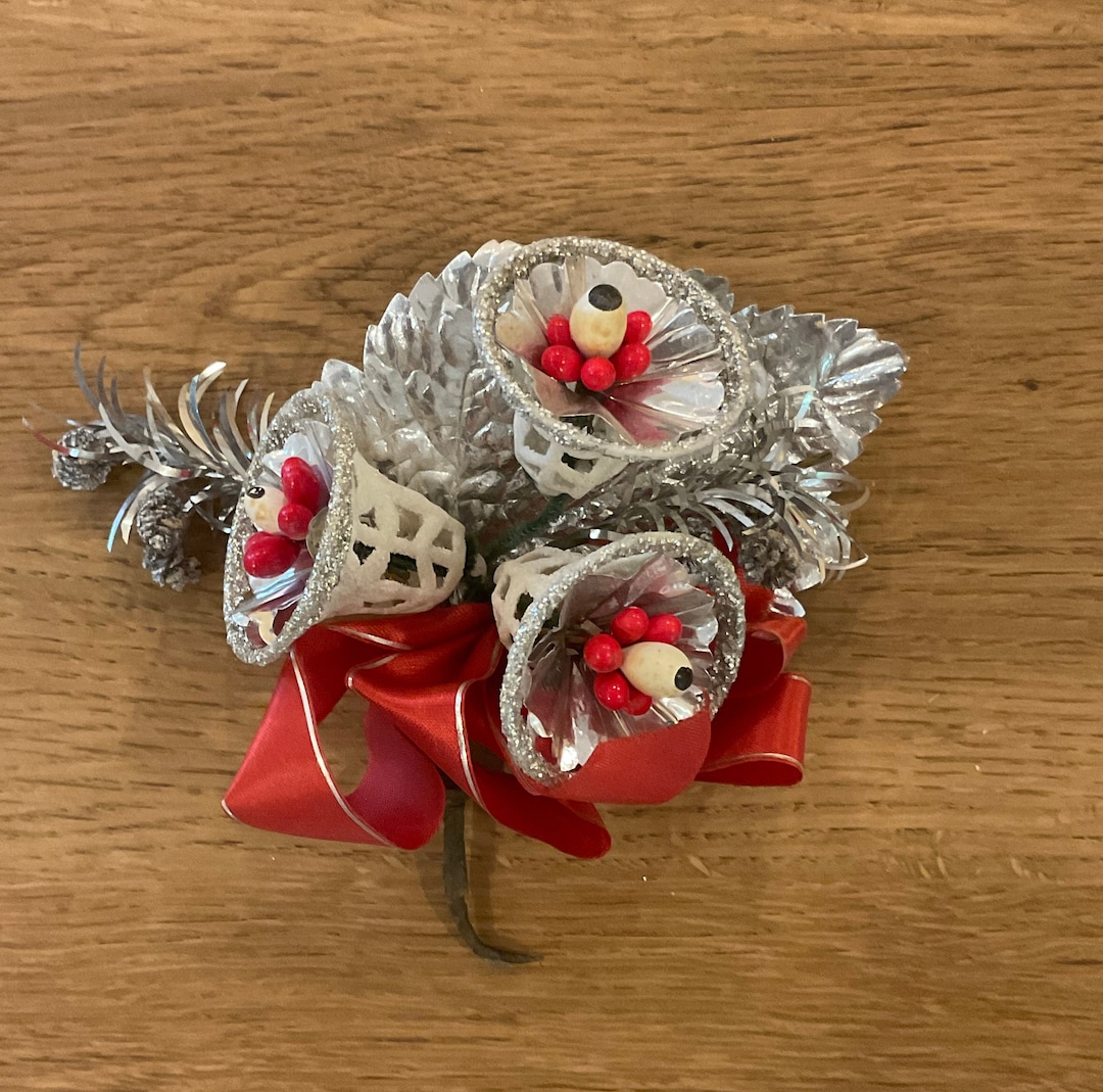 Vintage 1950s Christmas Corsage With Sugared White and Silver Bells ...