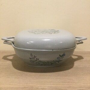 Vintage Enameled Cast Iron Dutch Oven in Gray With Wildflower Motif ...