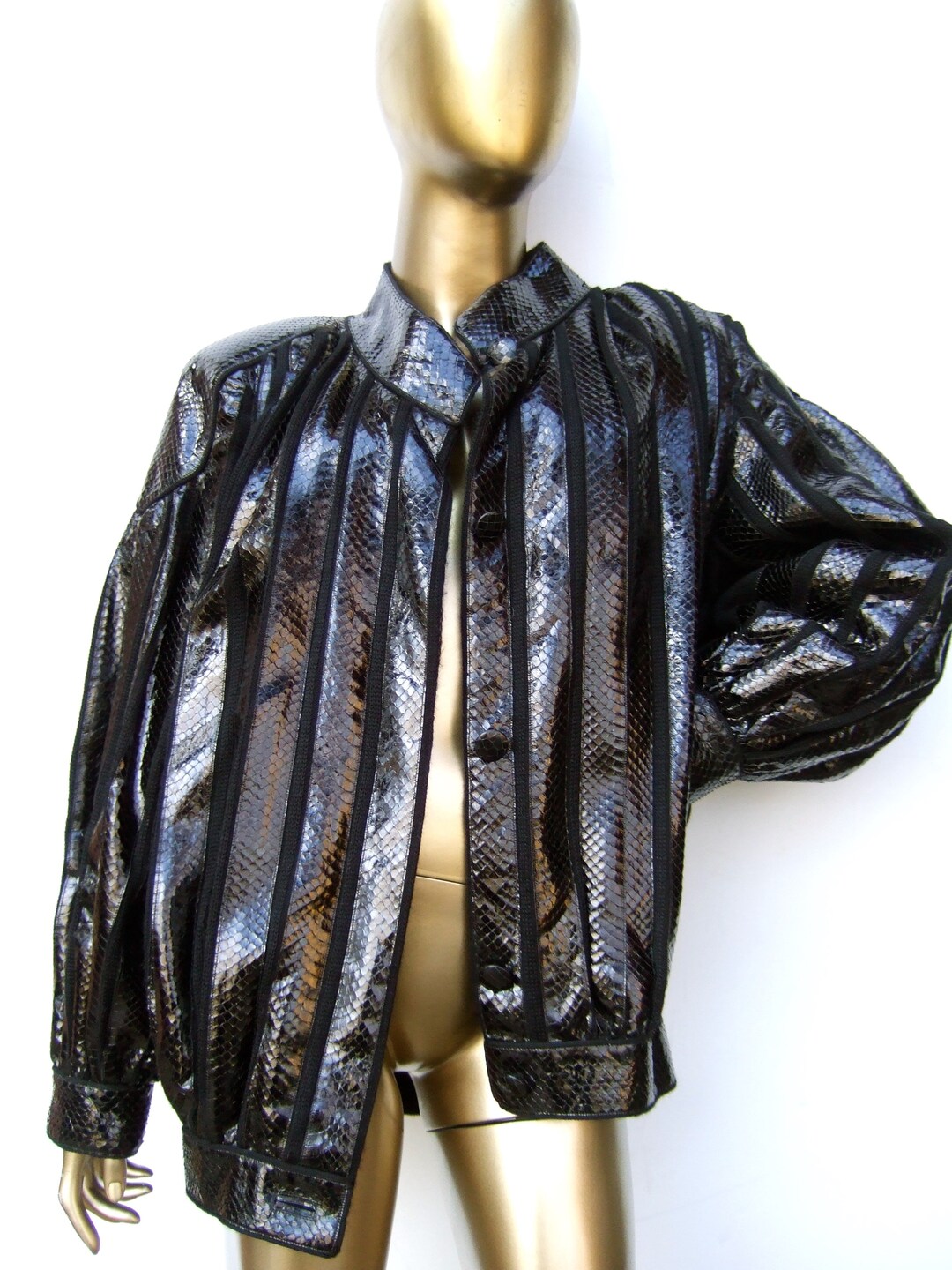 NEIMAN MARCUS Italian Avant-garde Black Snakeskin Wool Knit Jacket C ...