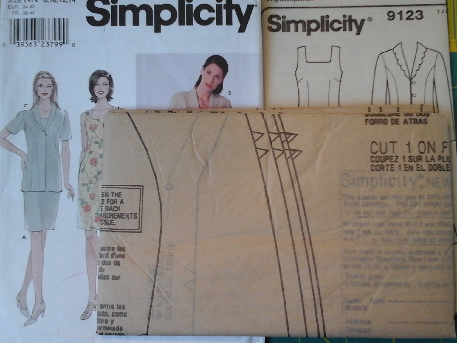 FF Simplicity 9123 Misses Square Neck Dress with Scalloped Collar ...