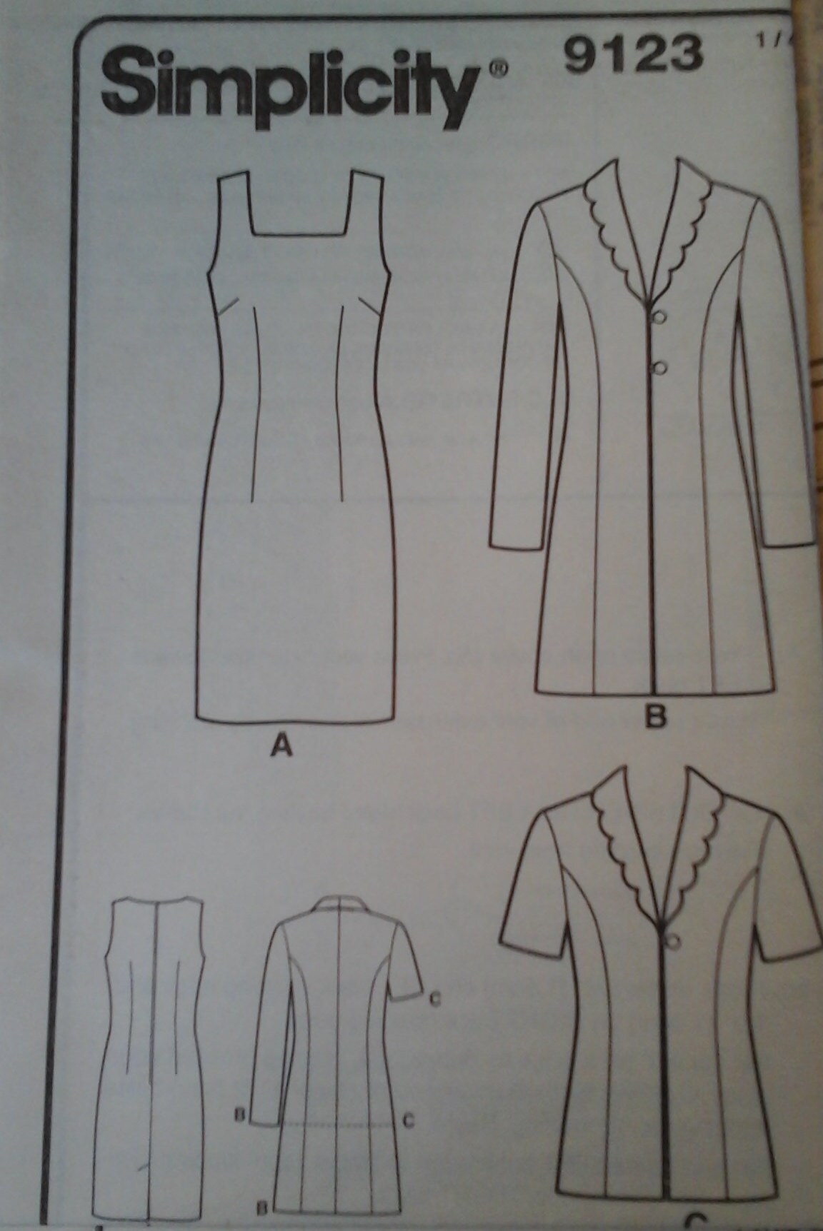 FF Simplicity 9123 Misses Square Neck Dress with Scalloped Collar ...