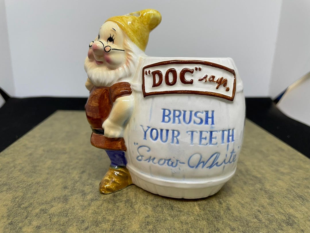 1960's Walt Disney Production Snow White & Seven Dwarfs DOC Toothbrush ...