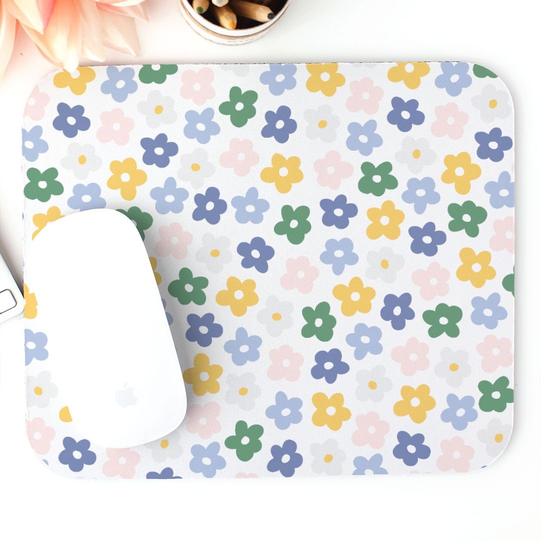 Cute Pastel Daisy Desk Mat, Desk Decor Aesthetic, Cute Desk Mat, Cute ...