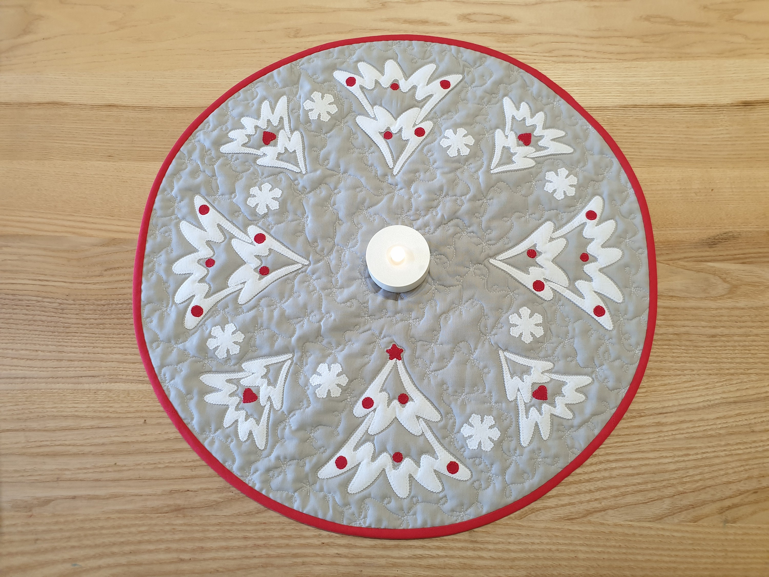 PDF Pattern Gray Christmas Quilted Table Topper, Digital PDF Pattern ...