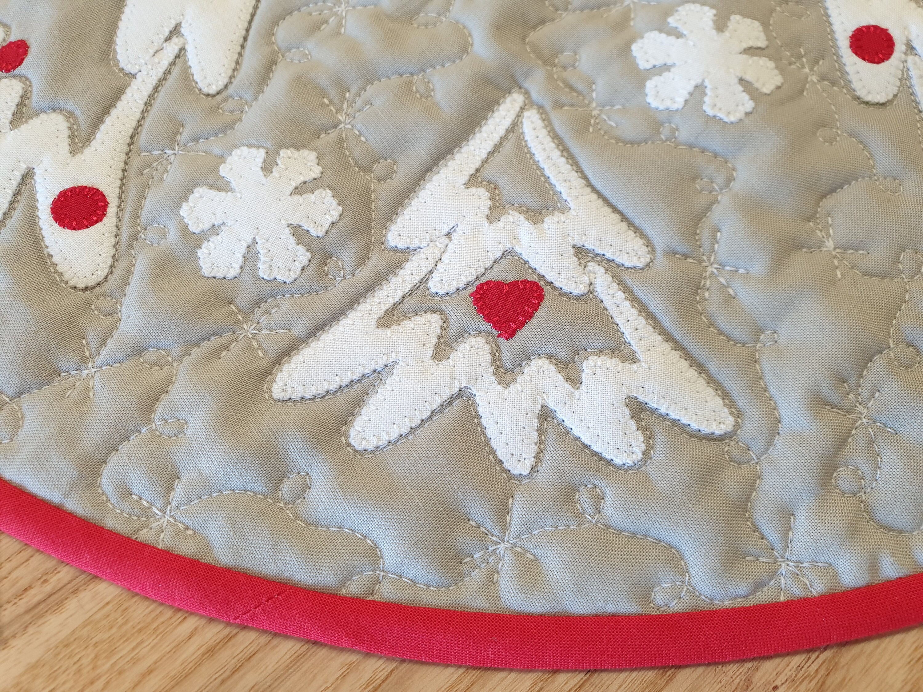 PDF Pattern Gray Christmas Quilted Table Topper Digital PDF - Etsy
