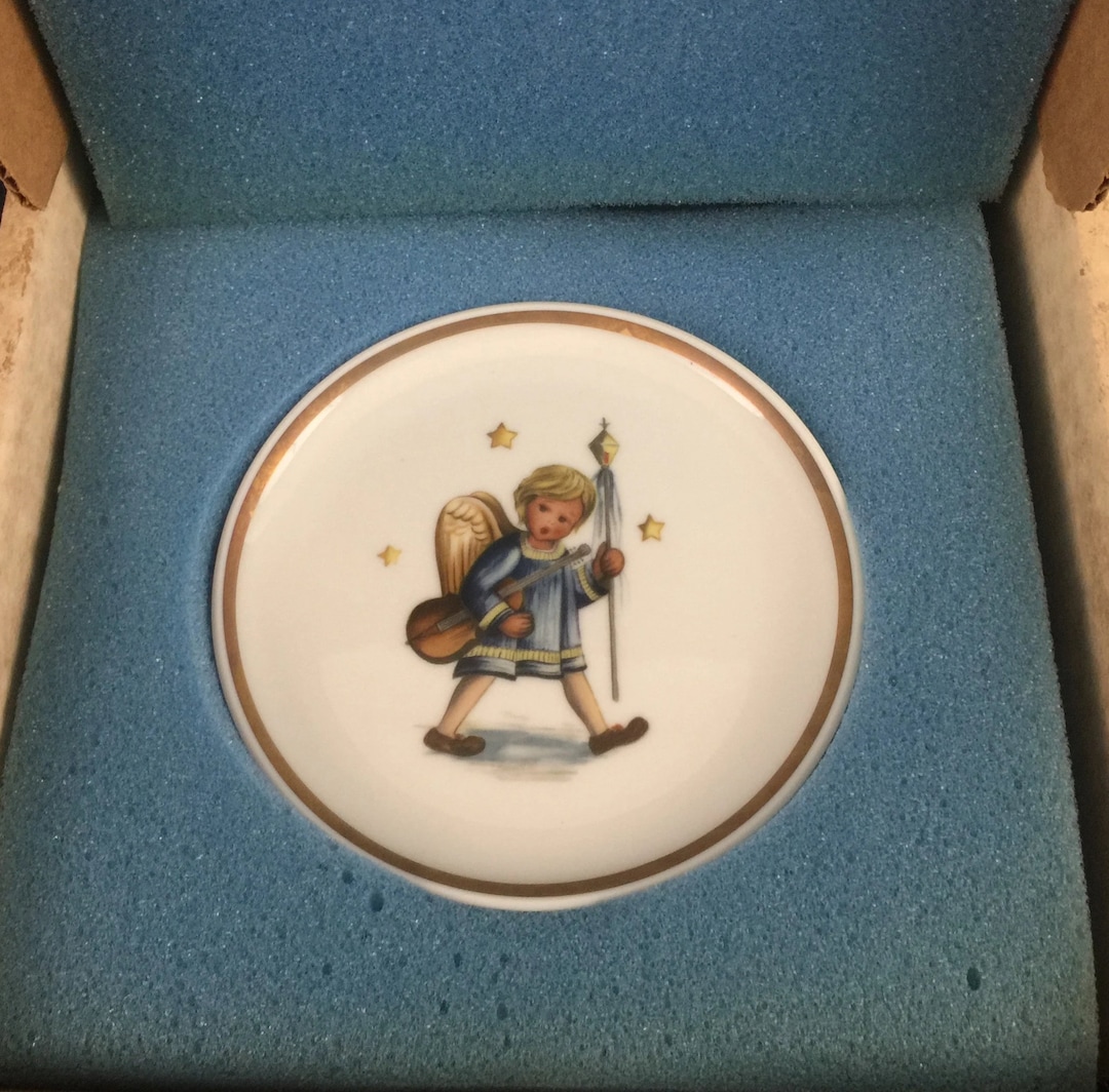 Berta Hummel Miniature Collector Plate Angelic Procession New England ...