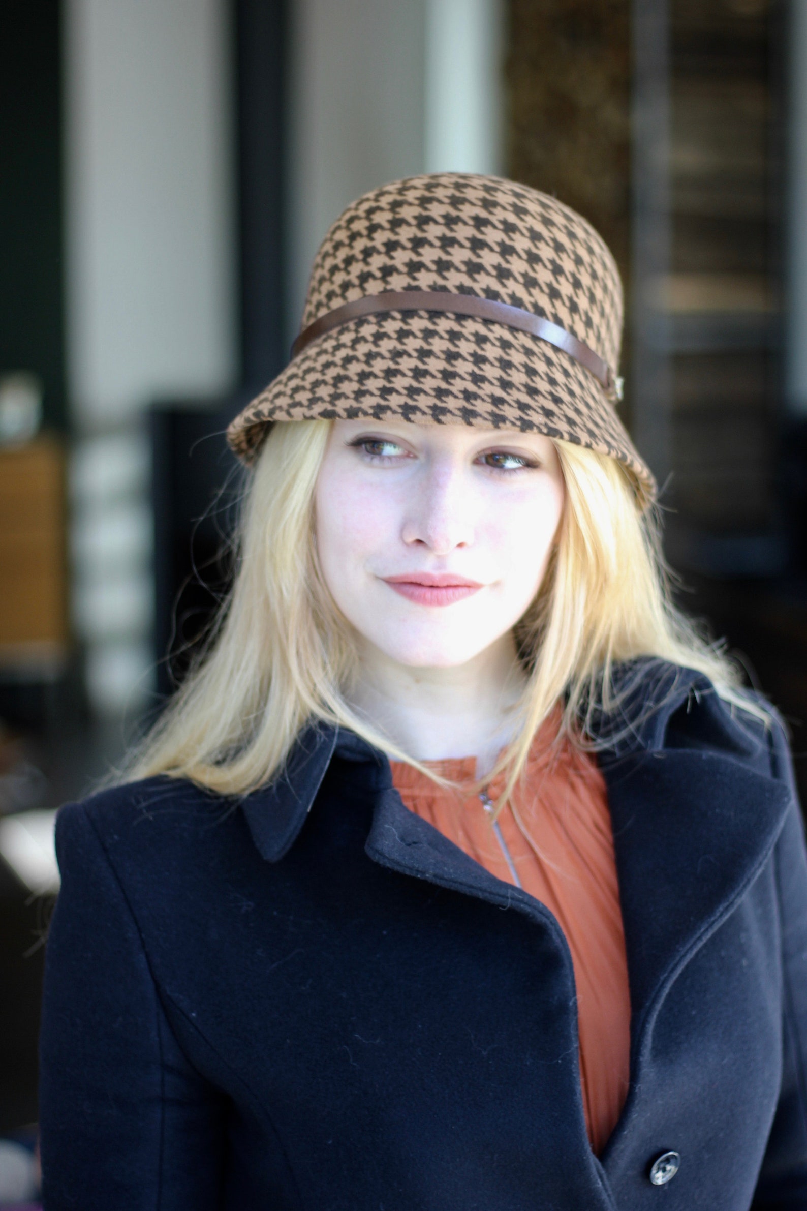 Brown Houndstooth Pattern, Flapper Style, Cloche Hat, Women's 1920's ...