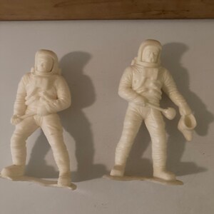 Vintage Louis Marx Astronaut Figure, 1970 Spacemen, Set of 2, White 6 ...