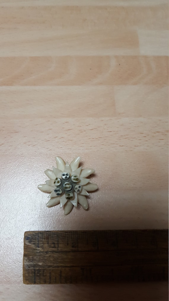vintage old plastic edelweiss brooch - kitsch alpine … - Gem