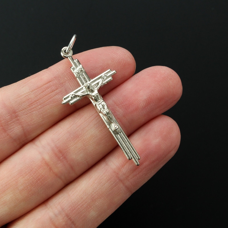 Unique Crucifix - Etsy