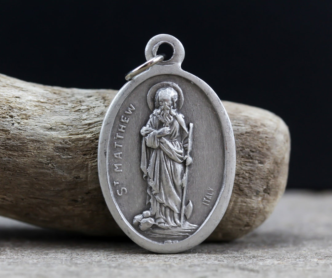 Saint Matthew Medal - Matthew the Apostle One of Four Evangalists Pray ...