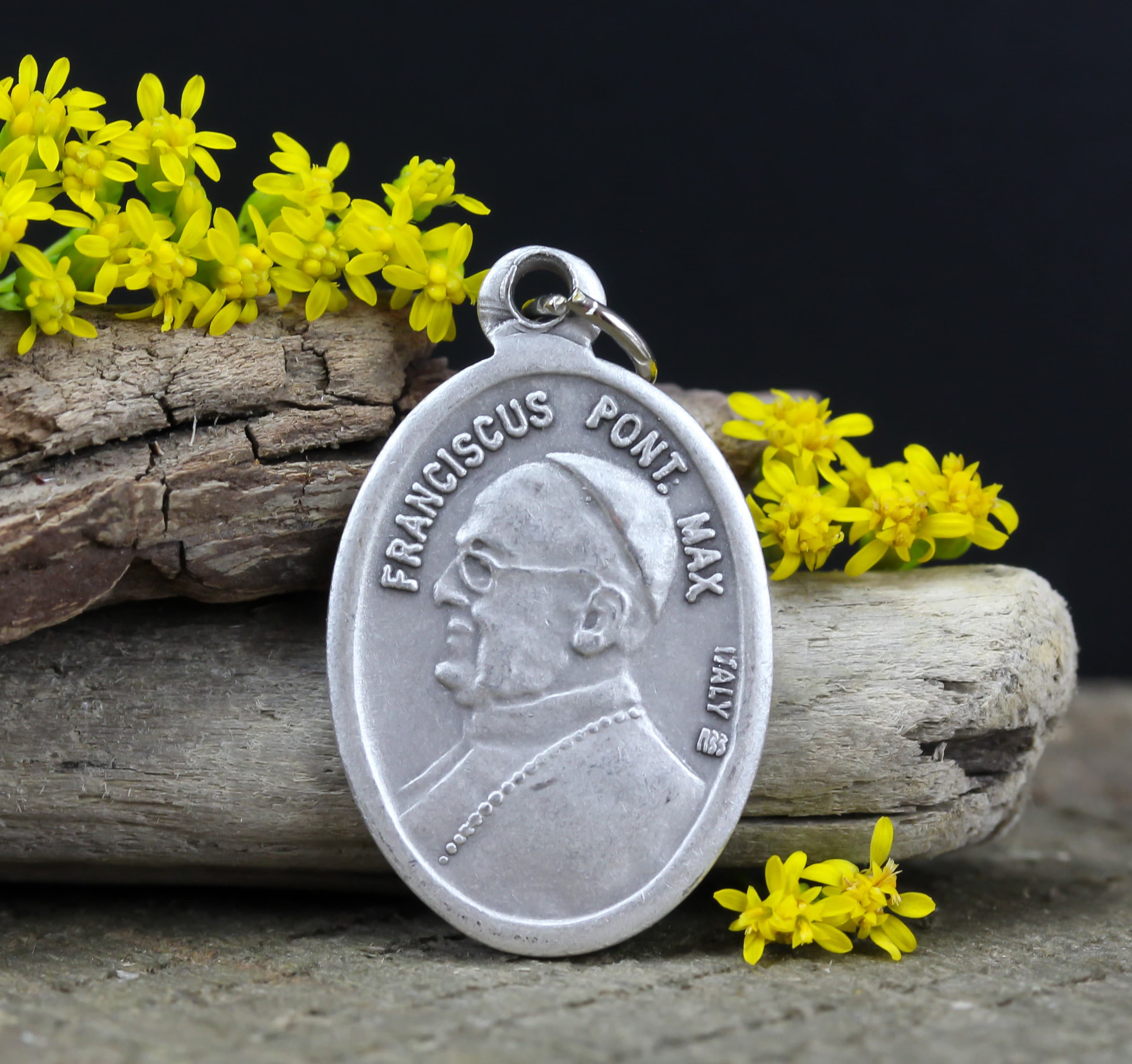 Pope Francis Medal - Vatican Coat of Arms - Franciscus Pont Max ...