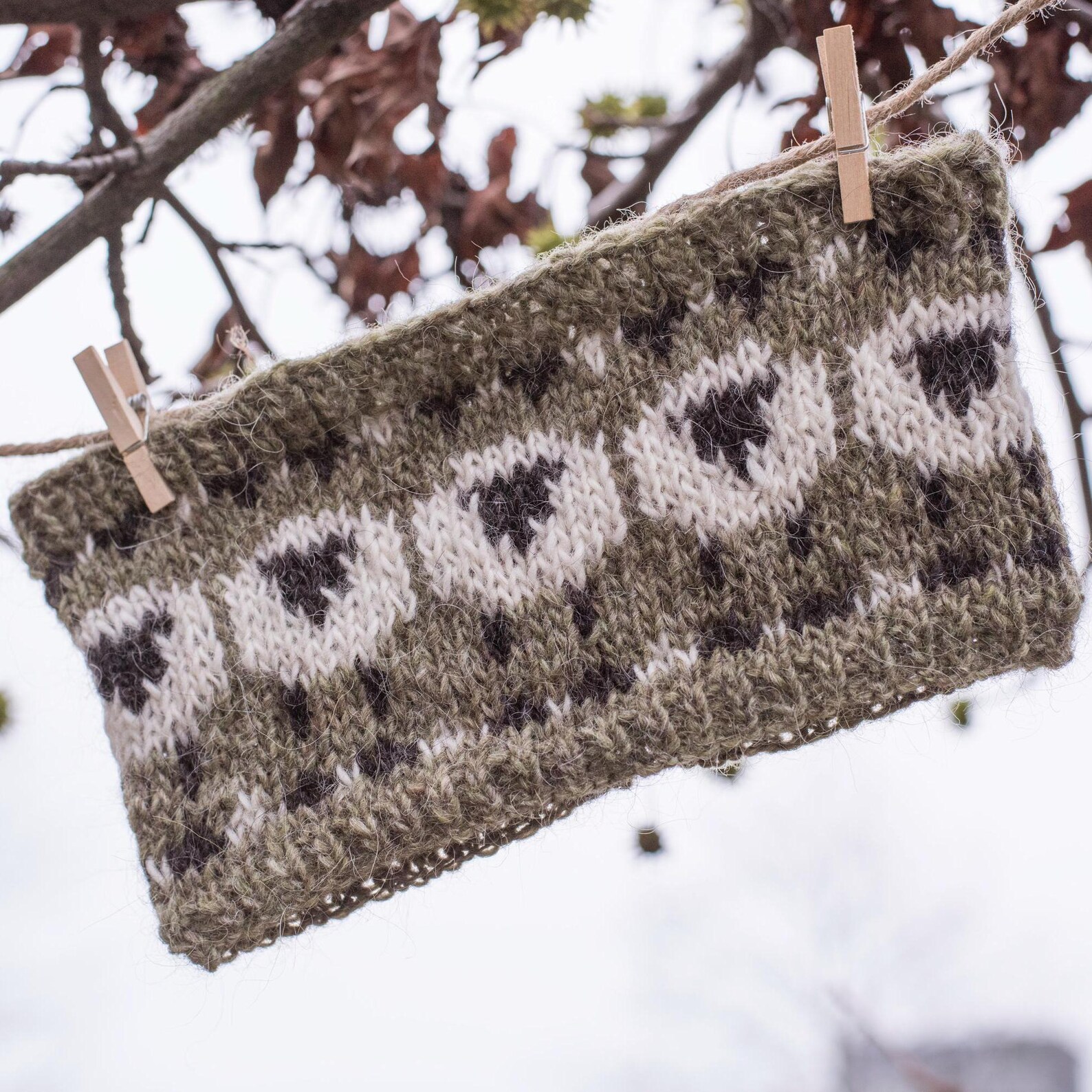 Sheep Motif Headband Knitting Pattern, Cozy Fair Isle Neck Warmer ...