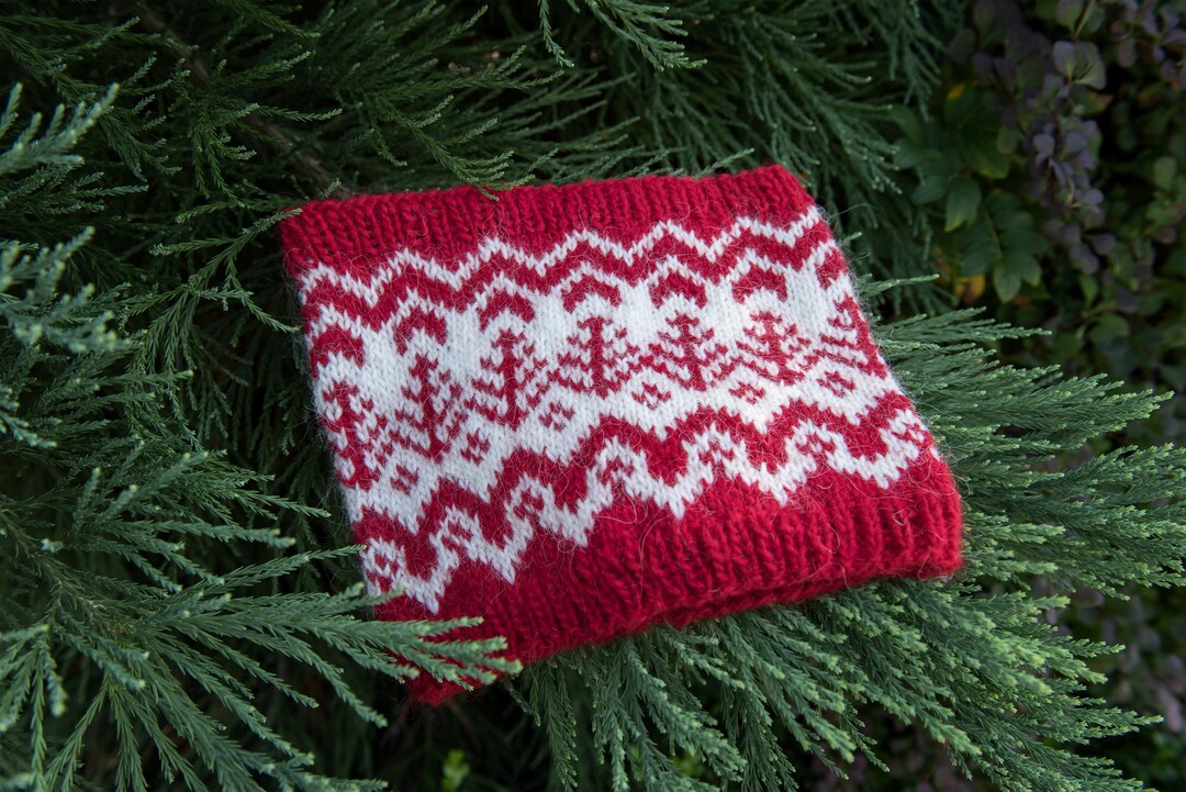Red Pine Tree Cowl Knitting Pattern, Holiday Forest Colorwork Neck ...