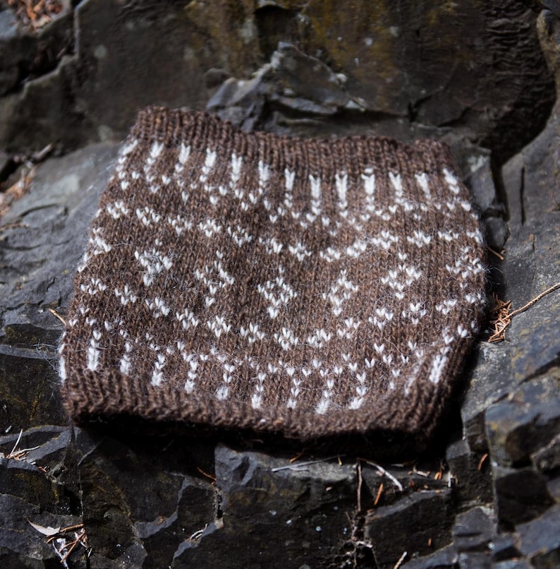 Rustic Cowl Knitting Pattern, Geometric Colorwork Neck Warmer in ...