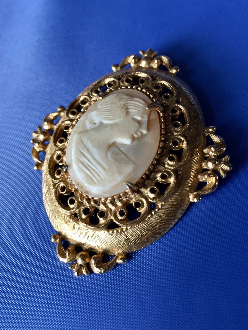 Vintage Signed Geno Carved Shell Cameo Pendant Vintage Cameo - Etsy