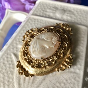 Vintage Signed Geno Carved Shell Cameo Pendant, Vintage Cameo Pendant ...