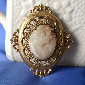Vintage Signed Geno Carved Shell Cameo Pendant, Vintage Cameo Pendant ...