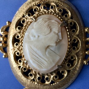 Vintage Signed Geno Carved Shell Cameo Pendant, Vintage Cameo Pendant ...