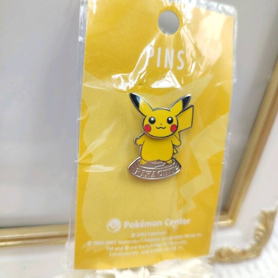 Vintage 2003 Pikachu Pokemon Center Pins Badge Head S… - Gem
