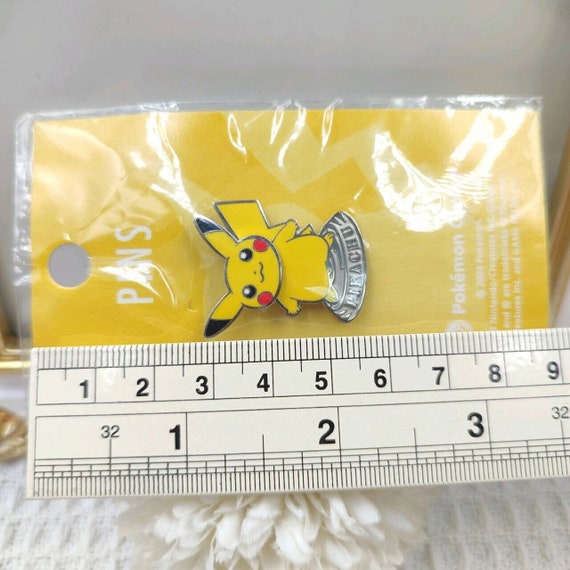 Vintage 2003 Pikachu Pokemon Center Pins Badge Head S… - Gem