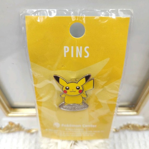 Vintage 2003 Pikachu Pokemon Center Pins Badge Head S… - Gem