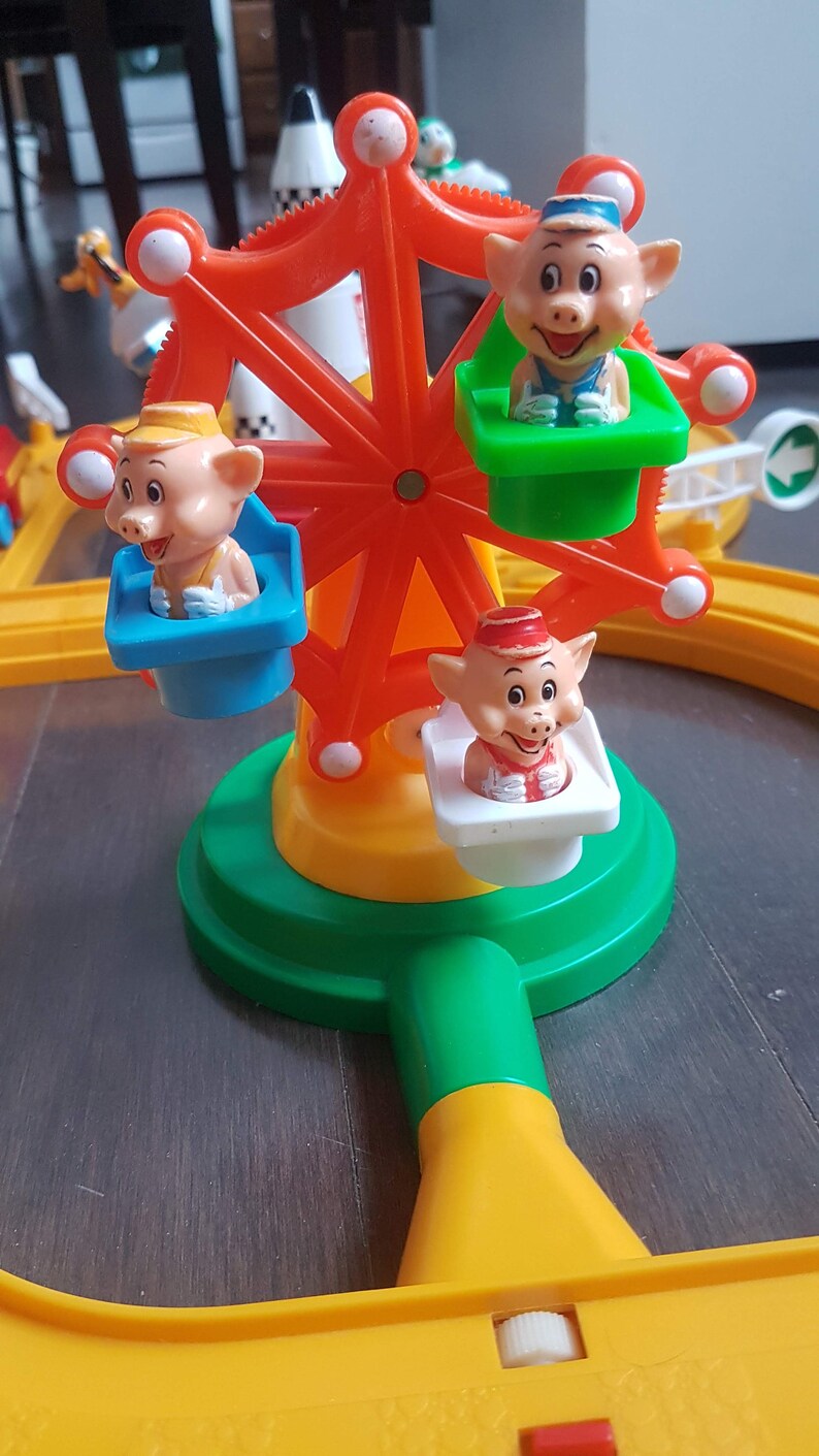 Vintage Walt Disney Mickey Mouse Train Set Disneyland Playset Toy ...