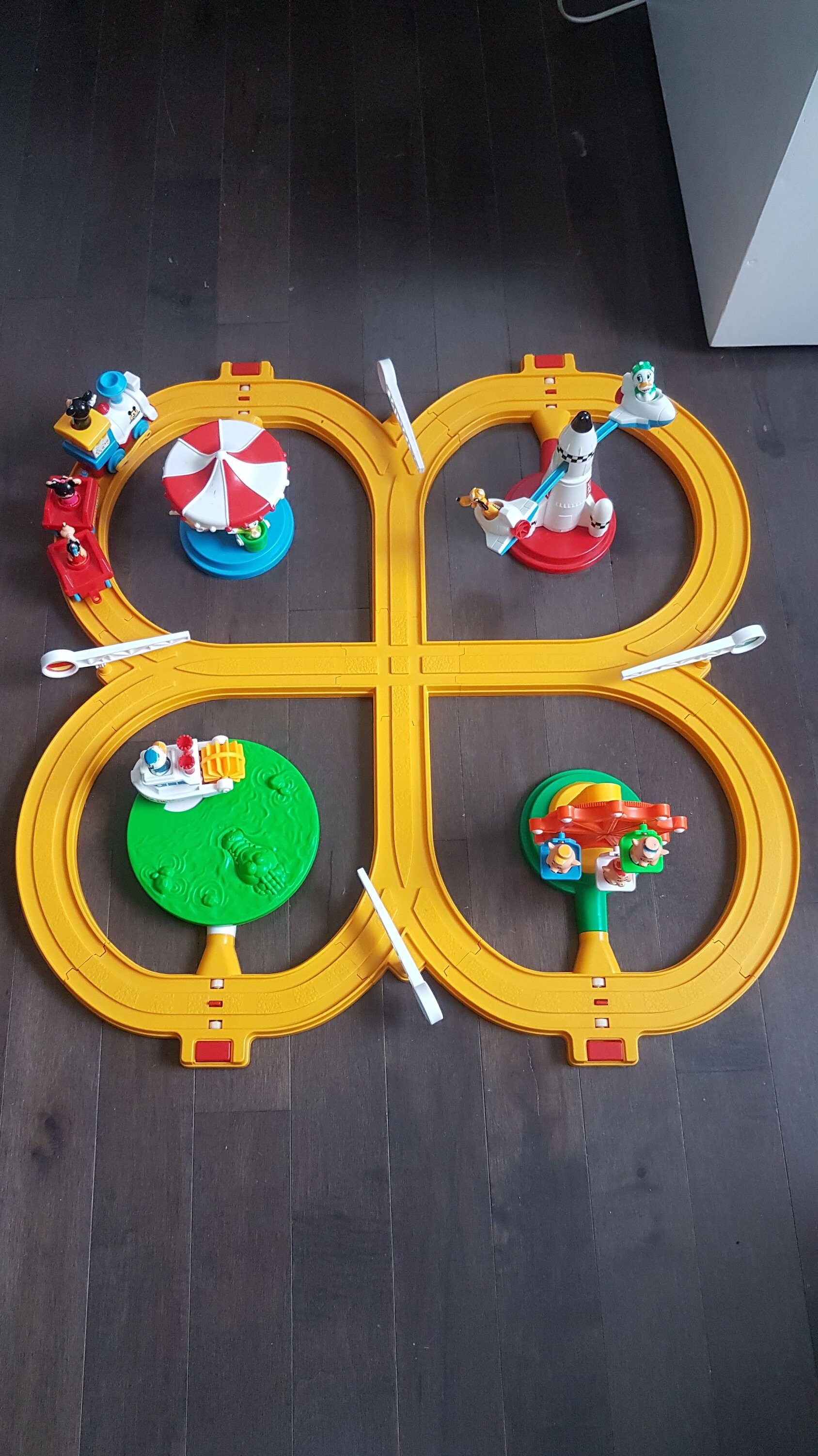 Vintage Walt Disney Mickey Mouse Train Set Disneyland Playset Toy ...