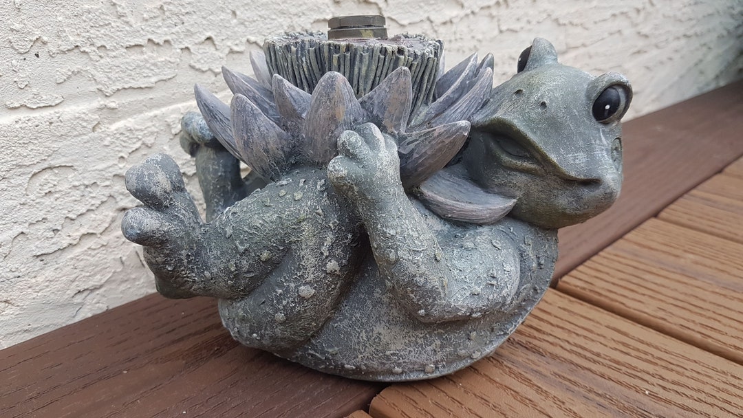 Vintage Frog Sprinkler Garden Lawn Yard Garden Toad Water Fountain ...