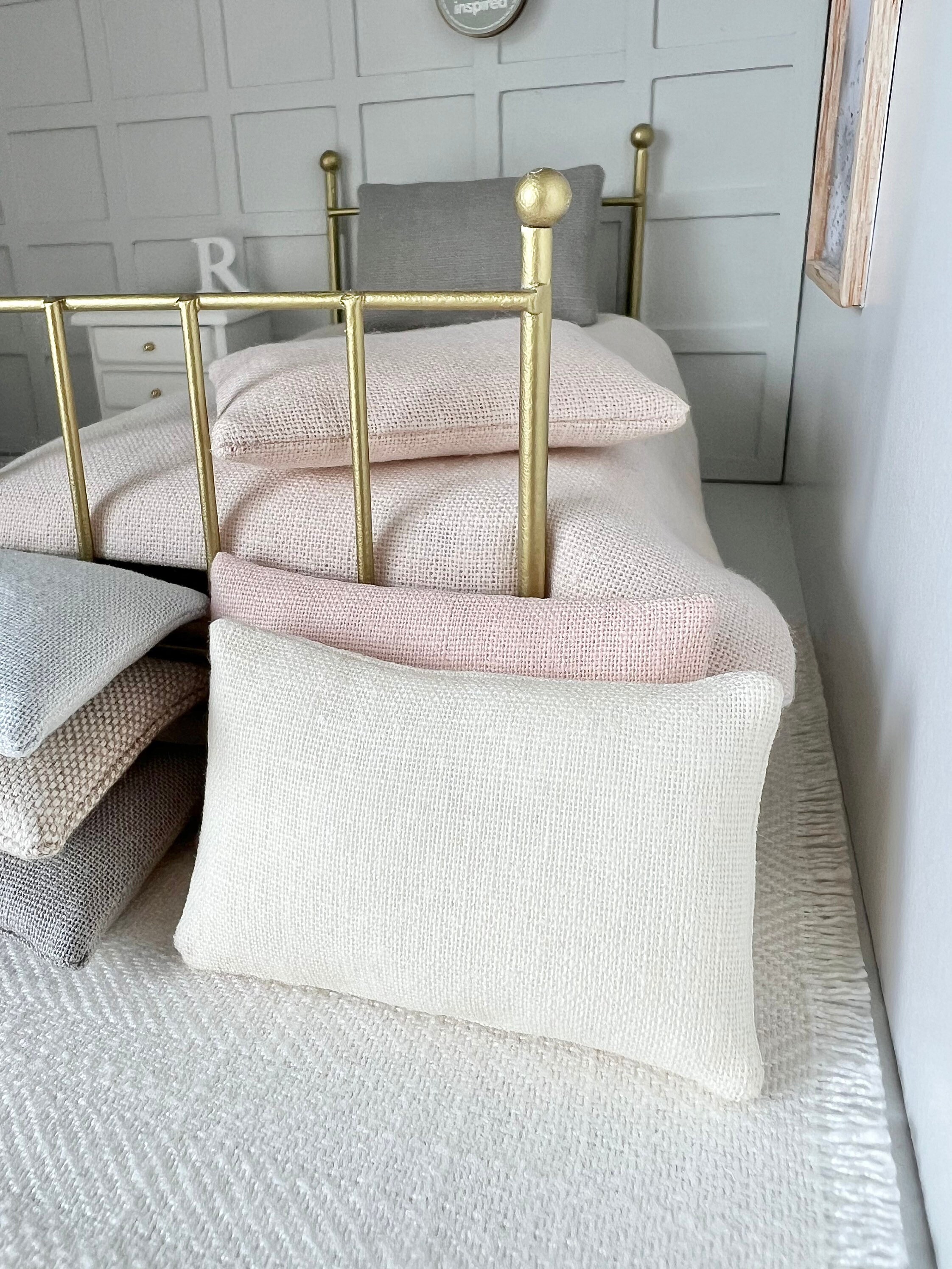 Miniature Linen Pillows (set of 2) - 1:12 Scale Dollhouse Decor - Etsy