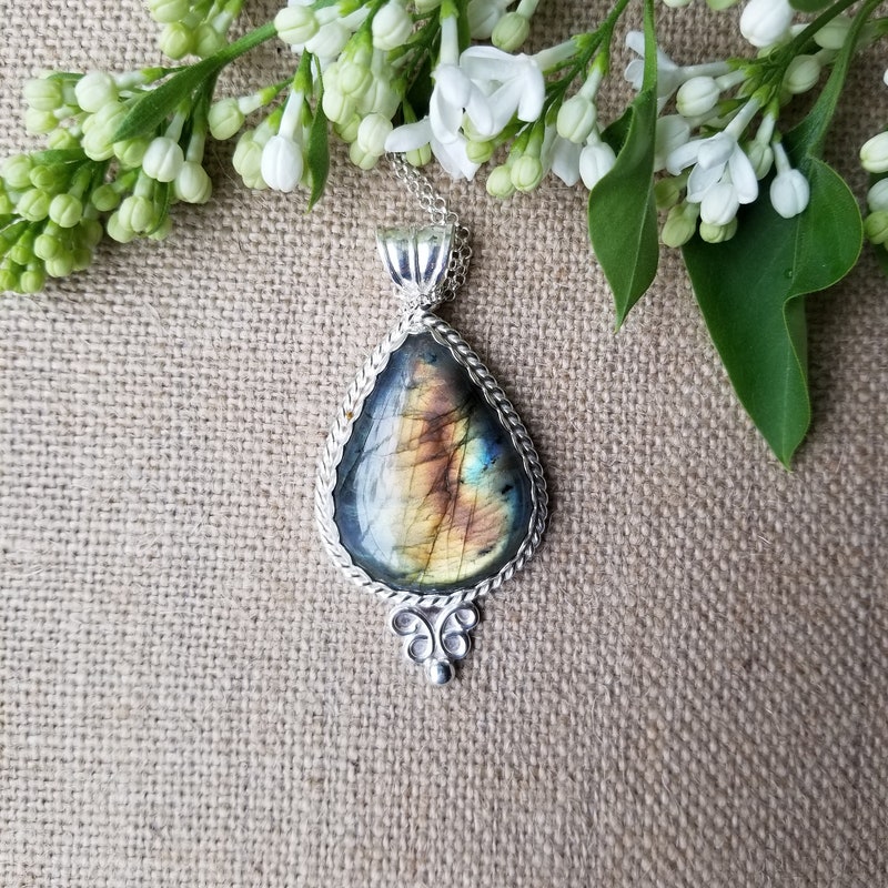 Spectrolite Pendant - Etsy