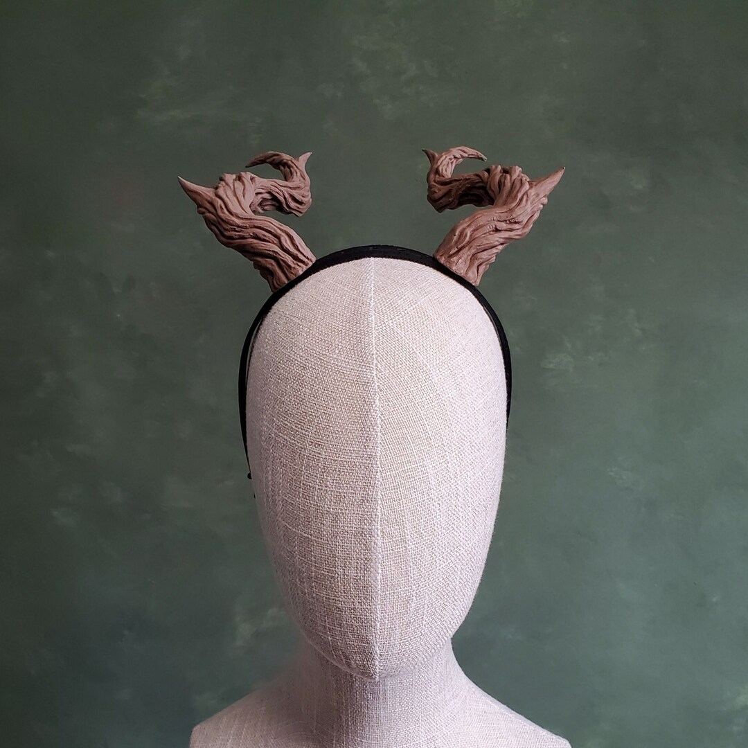 Hazel | Medium Twisted, Thorny Horns - Etsy